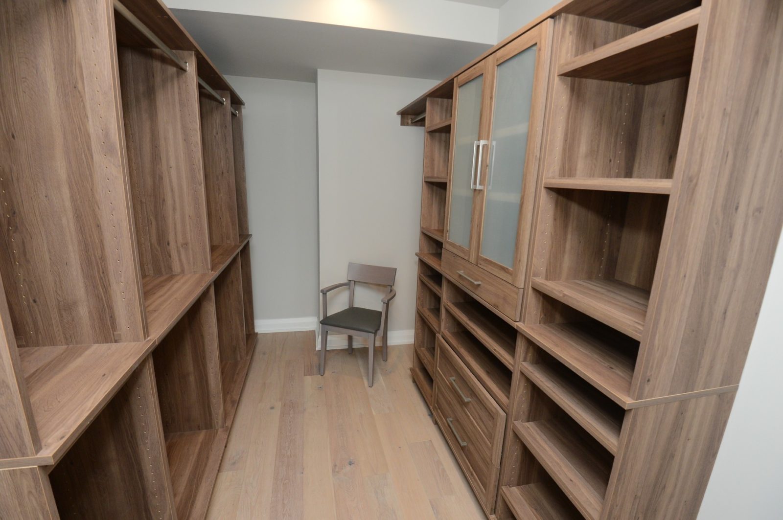 Kitchen Cabinets – Modern Touch
