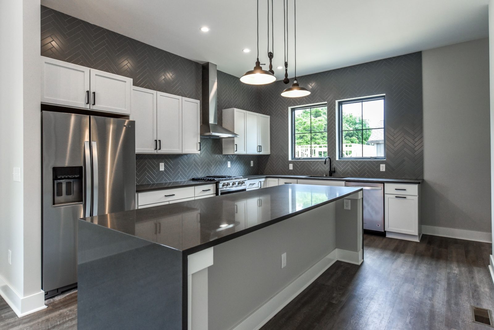 Kitchen Cabinets – Modern Touch